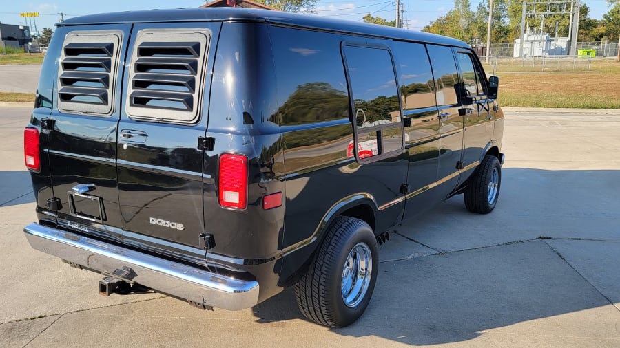 1979 Dodge B200 Van at Kansas City 2022 as F250 - Mecum Auctions