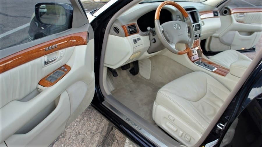 2001 Lexus LS430 at Phoenix 2019 as T113 - Mecum Auctions