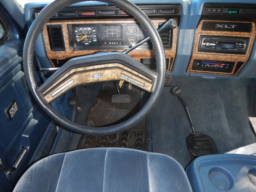 1986 Ford F250 Pickup at Chicago 2018 as T82 - Mecum Auctions