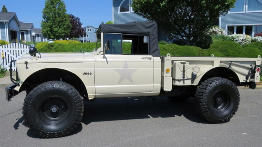 1967 Jeep M715 at Chattanooga 2022 as S189 - Mecum Auctions