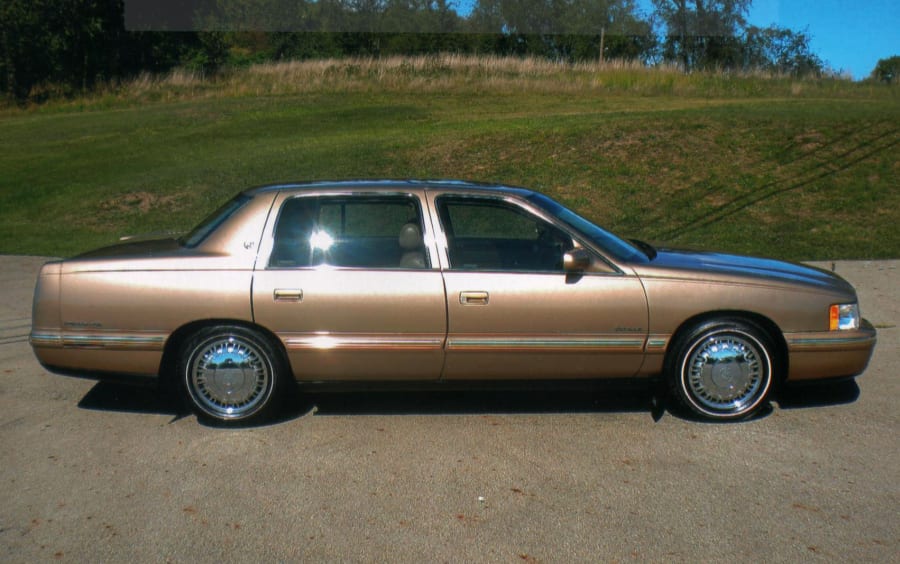1998 Cadillac Sedan Deville at Kissimmee 2013 as G98 - Mecum Auctions
