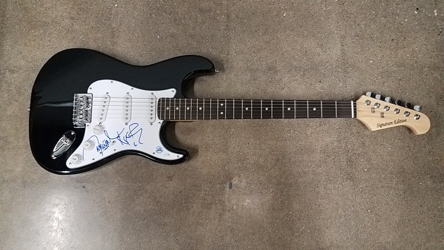 Electric Guitar Brooks & Dunn Autographed at Kissimmee 2020 as H68 ...