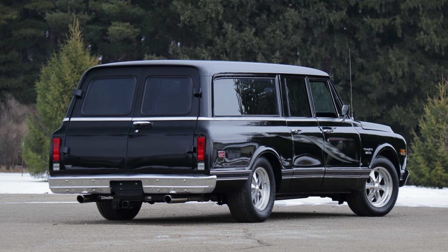 1970 Chevrolet Suburban at Kissimmee 2021 as S220.1 - Mecum Auctions