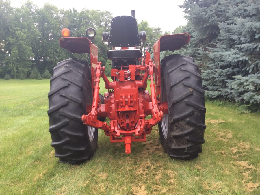 Farmall 1256 at Gone Farmin' Walworth 2014 as F44 - Mecum Auctions
