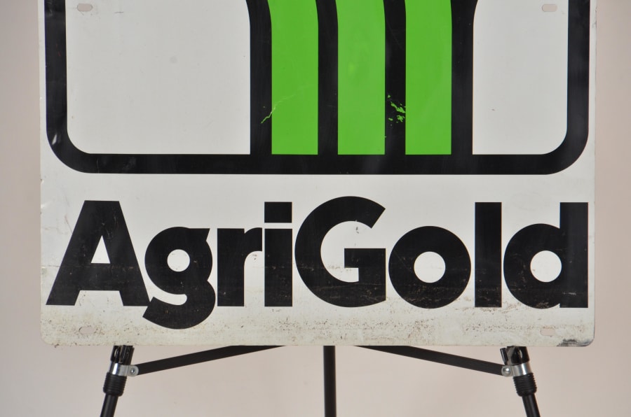 Agrigold SST 24x35 at Gone Farmin' Walworth 2014 as M184 - Mecum Auctions