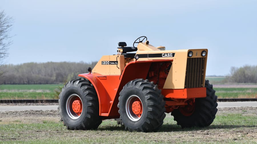 1965 J.I. Case 1200 Traction King at The Abilene Machine Collection ...