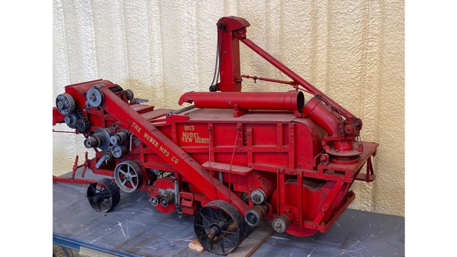 1913 Huber Threshing Machine Working Scale Model at Gone Farmin' Fall ...