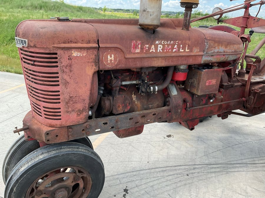 1940 Farmall H at Gone Farmin' Fall Premier 2022 as F11 - Mecum Auctions