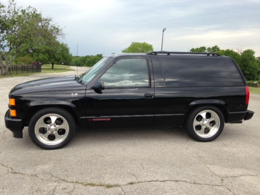 1998 Chevrolet Tahoe at Houston 2016 as T12.1 - Mecum Auctions