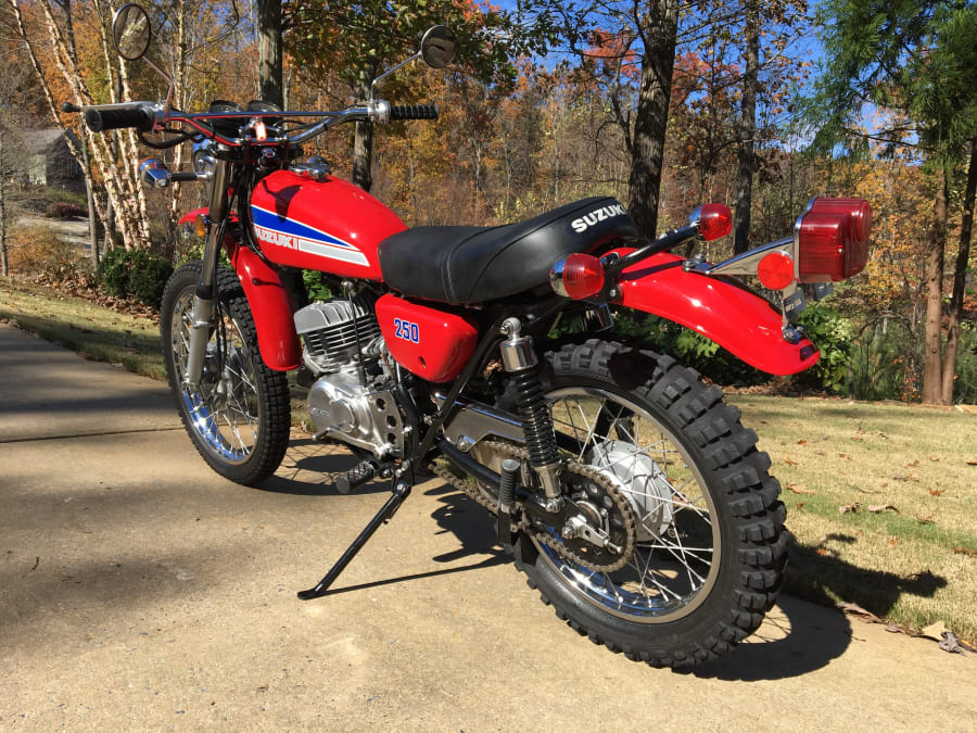 1974 Suzuki TS250 at Las Vegas Motorcycles 2018 as F334 - Mecum Auctions