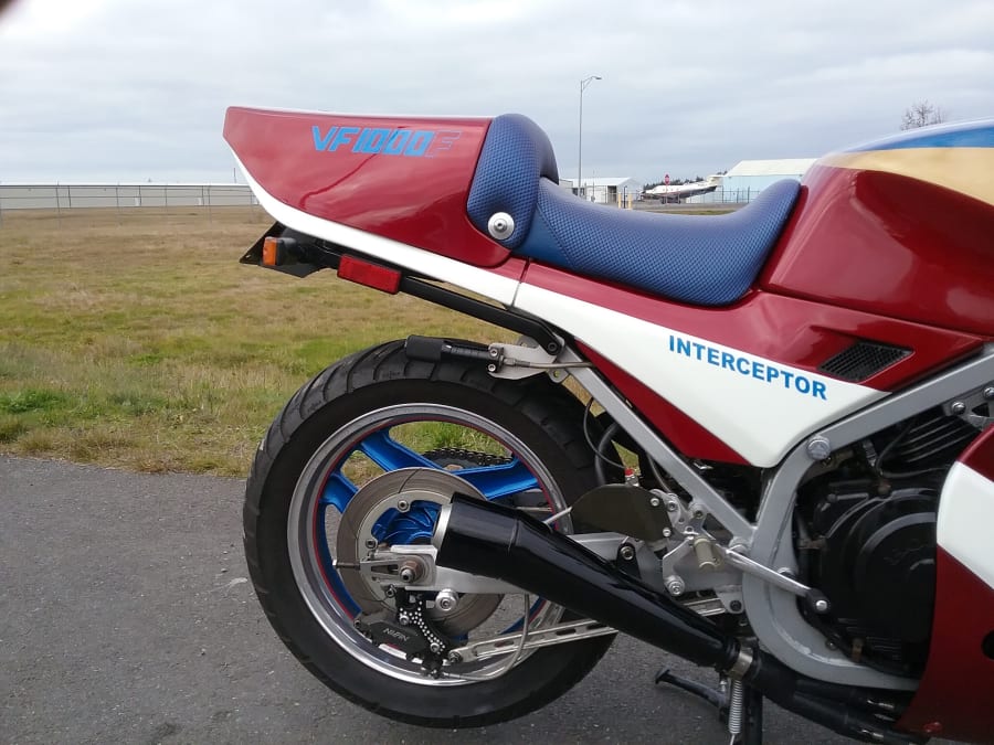 1984 Honda VF1000F at Las Vegas Motorcycles 2020 as G84 - Mecum Auctions