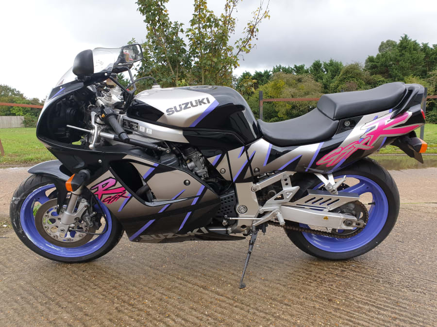 1992 Suzuki GSXR750 at Las Vegas Motorcycles 2020 as T304 - Mecum Auctions