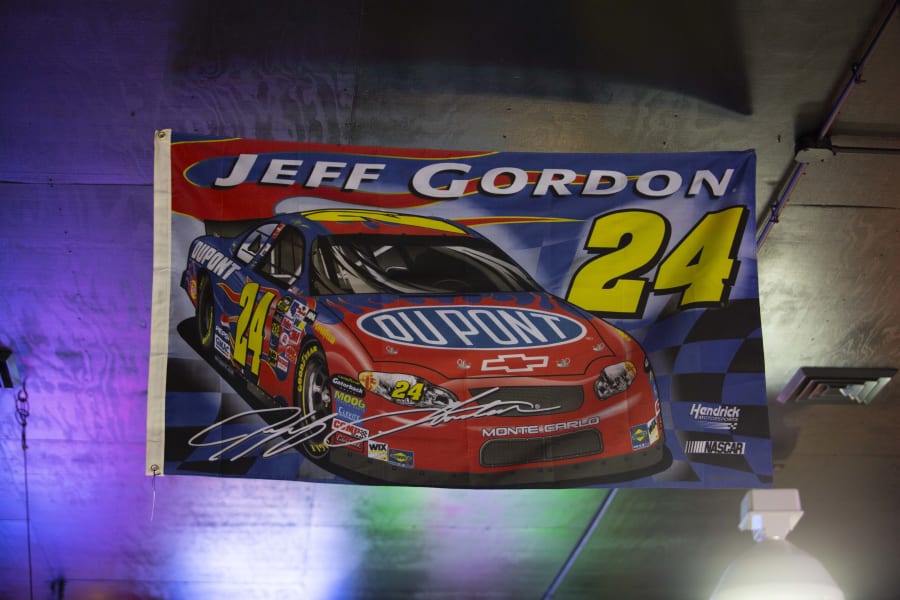 Jeff Gordon Banner at The Eddie Vannoy Collection 2020 as J387 - Mecum ...
