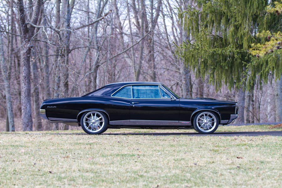 1967 Pontiac GTO Resto Mod at Dana Mecum's 27th Original Spring Classic ...