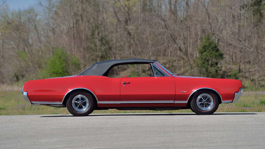 1967 Oldsmobile 442 Convertible at Indy 2018 as F120 - Mecum Auctions