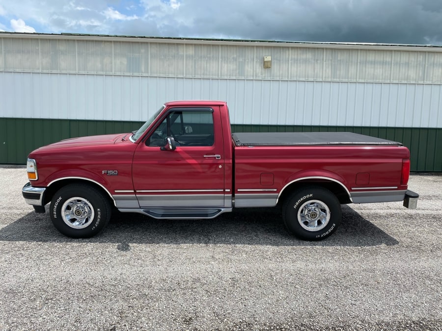 1995 Ford F150 Pickup at Indy 2021 as J163 - Mecum Auctions