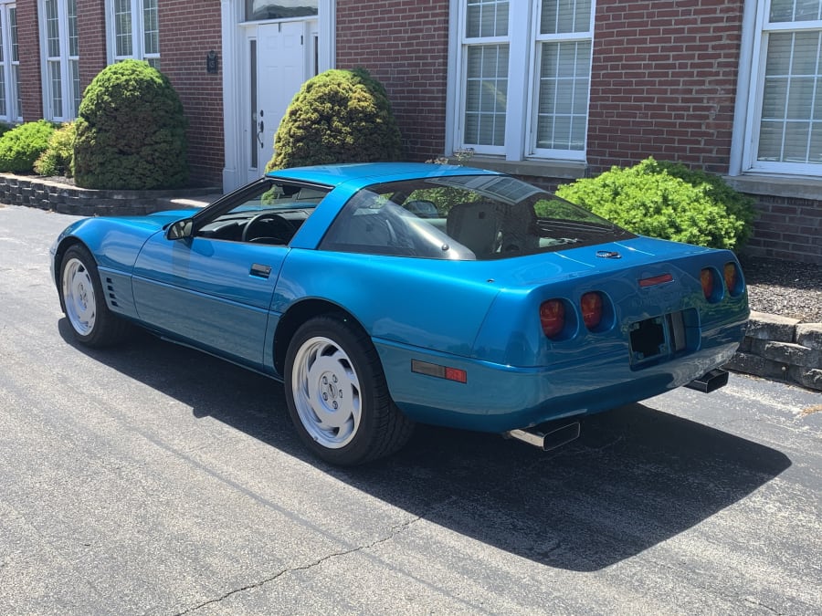 1992 Chevrolet Corvette Coupe at Indy 2021 as T59.1 - Mecum Auctions