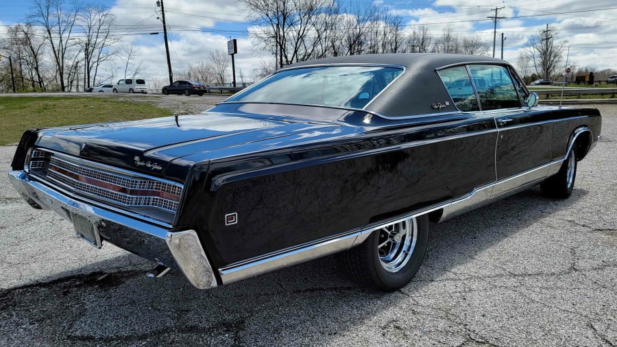 1968 Chrysler New Yorker at Indy 2022 as L187 - Mecum Auctions