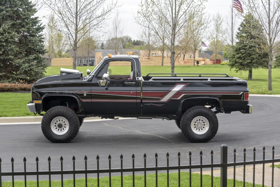 1984 Chevrolet K30 Silverado Custom Pickup at Indy 2022 as S290 - Mecum ...