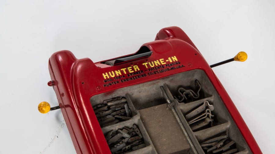 Hunter Tune-In Model 106-A Wheel Spinner at Indy 2023 as M432 - Mecum Auctions