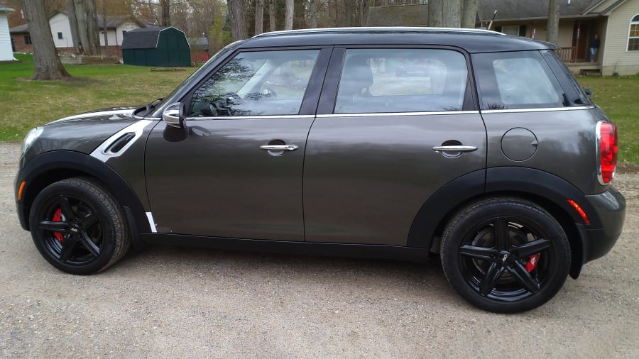 2012 Mini Cooper Countryman at Indy 2023 as L30 - Mecum Auctions