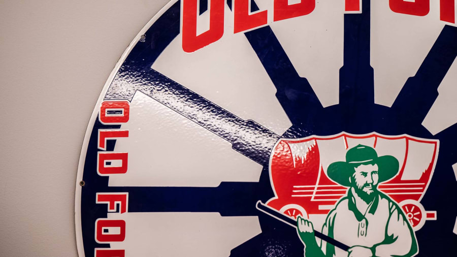 Old Fort Feeds Single-Sided Porcelain Sign at The World’s Largest Road ...