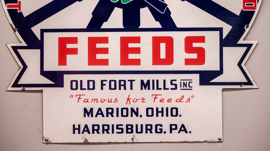 Old Fort Feeds Single-Sided Porcelain Sign at The World’s Largest Road ...