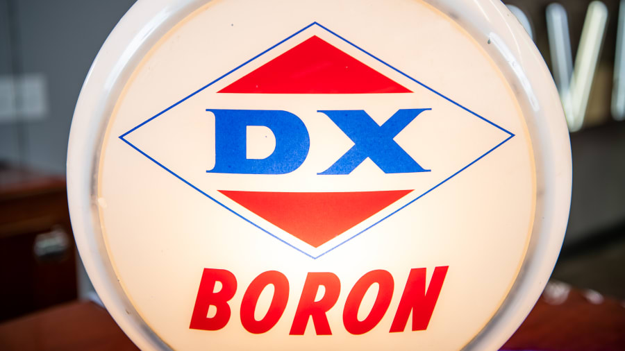 Boron D-X Gasoline Gas Pump Globe at The World’s Largest Road Art ...