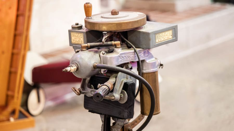 Evinrude Outboard Row Boat Motor on Stand at The World’s Largest Road ...