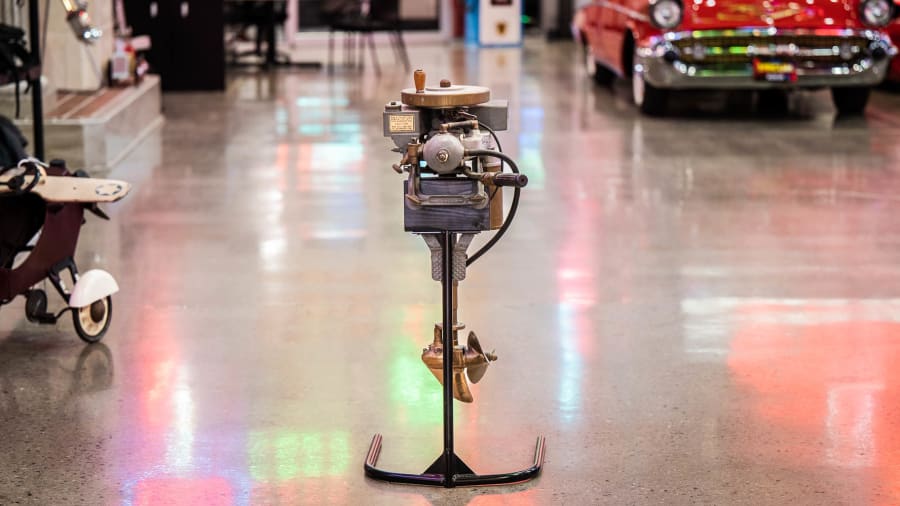 Evinrude Outboard Row Boat Motor on Stand at The World’s Largest Road ...