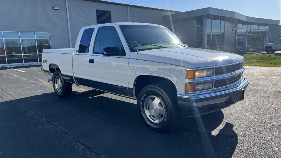 1997 Chevrolet Silverado Z71 Pickup at Indy 2023 as L93 - Mecum Auctions