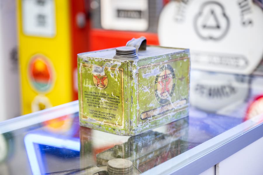 Texaco Motor Oil 1-Gallon Oil Can at The World’s Largest Road Art ...