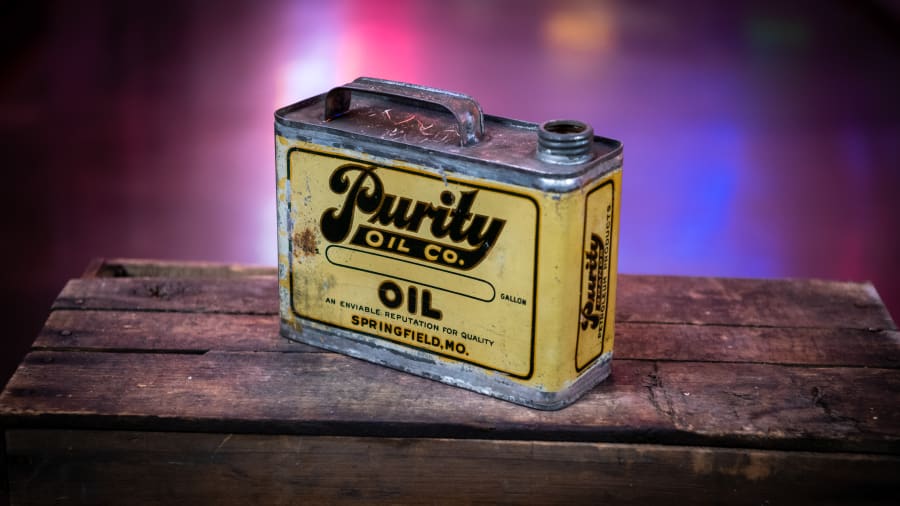 Purity Oil Co. 1/2-Gallon Oil Can at The World’s Largest Road Art ...