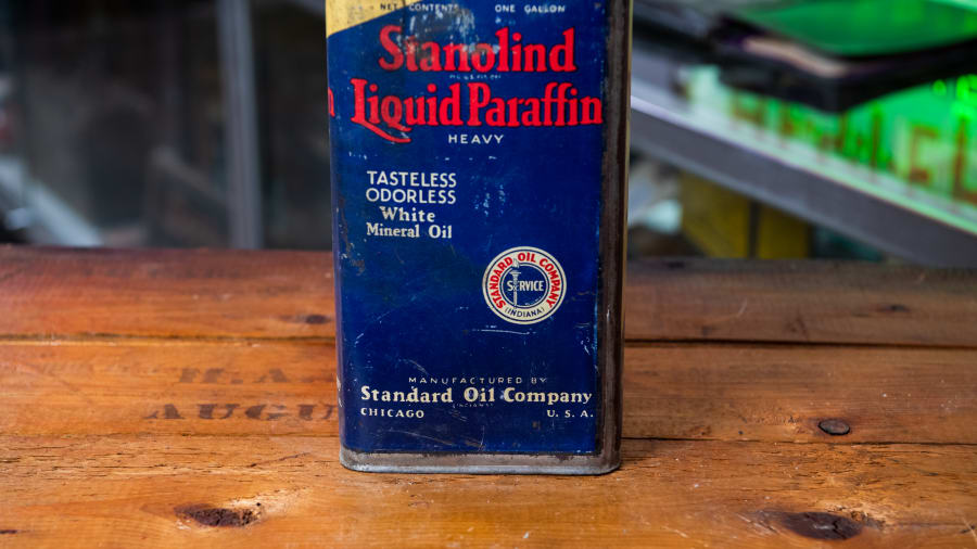 Stanolind Liquid Paraffin 1-Gallon Mineral Oil Can at The World’s ...