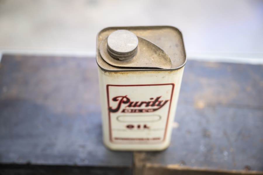 Purity Oil Co. 1-Quart Oil Can at The World’s Largest Road Art Auction ...