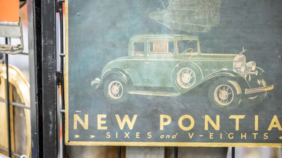 Pontiac Single-Sided Tin Dealership Sign at The World’s Largest Road ...