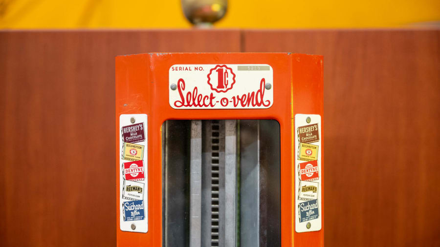 1950s Select-O-Vend Vending Machine at The World’s Largest Road Art ...