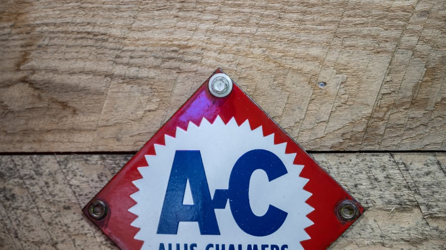 Allis-Chalmers Single-Sided Porcelain Sign at The World’s Largest Road ...