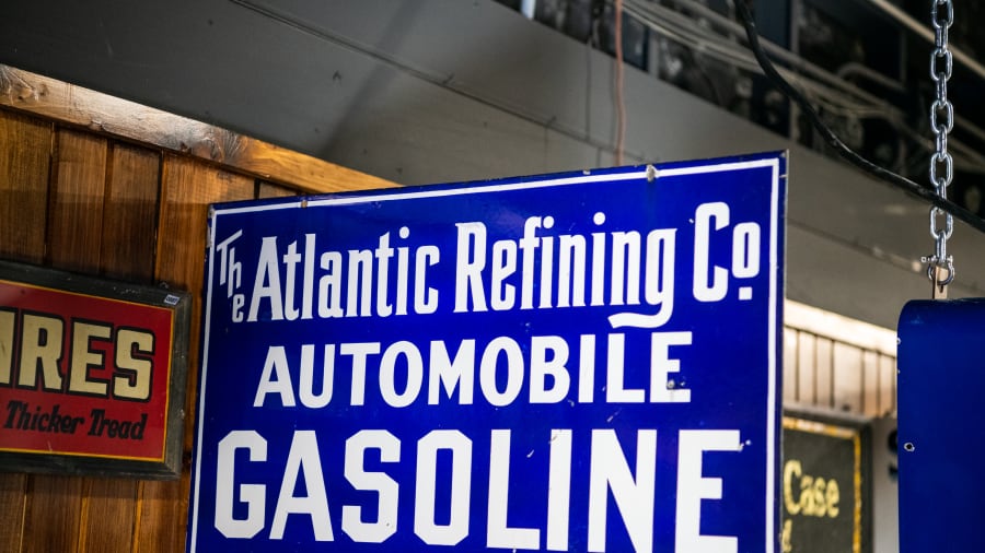 Atlantic Refining Porcelain Flange Sign at The World’s Largest Road Art ...