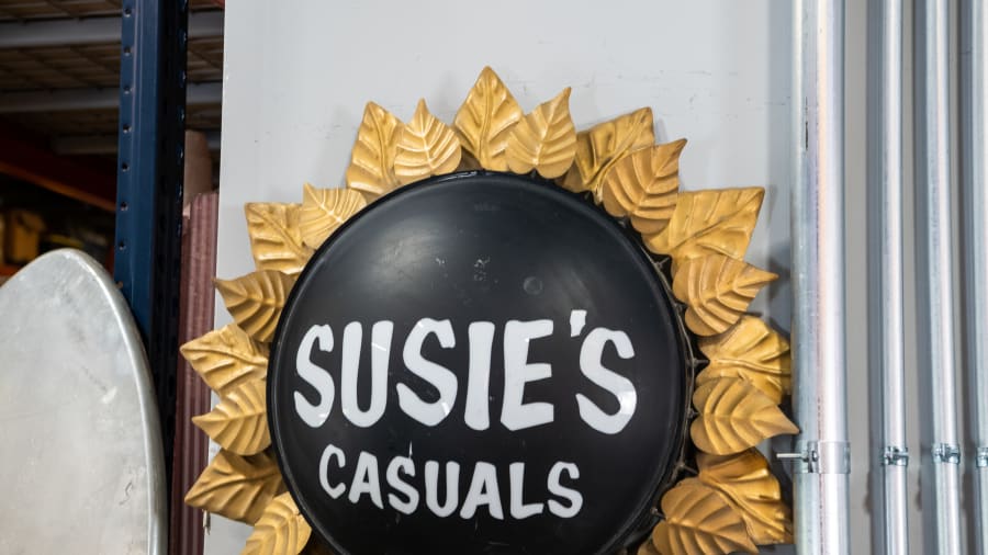Susie's Casuals Lighted Plastic Advertising Sign at The World’s Largest ...