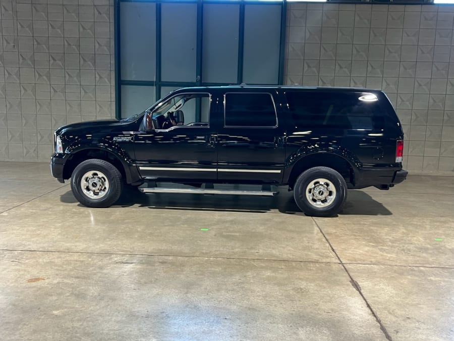 2005 Ford Excursion Limited at Tulsa 2023 as F71.1 - Mecum Auctions