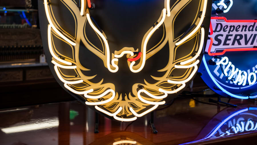 Pontiac Firebird Single-Sided Neon Sign at The World’s Largest Road Art ...