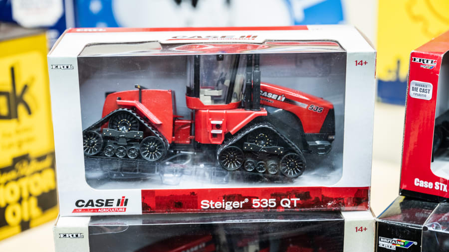 Case International Harvester Die-Cast Scale Model Tractors at The World ...