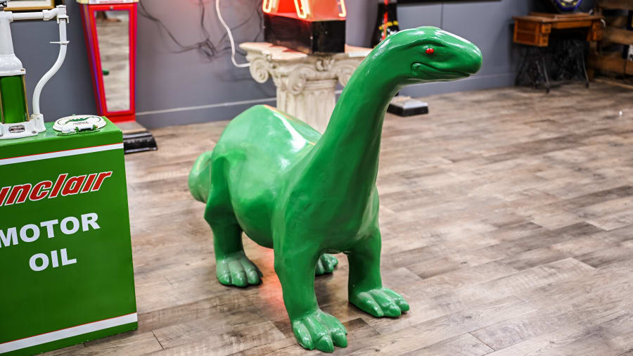 Sinclair Brontosaurus Dinosaur Statue at The World’s Largest Road Art ...