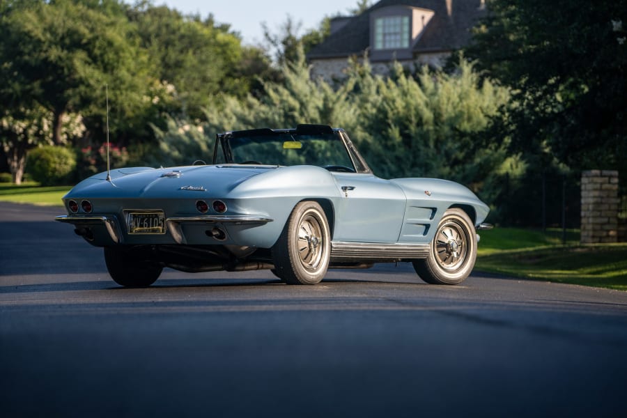 Unleash The Sting A Deep Dive Into The Iconic 1964 Chevrolet Corvette Convertible