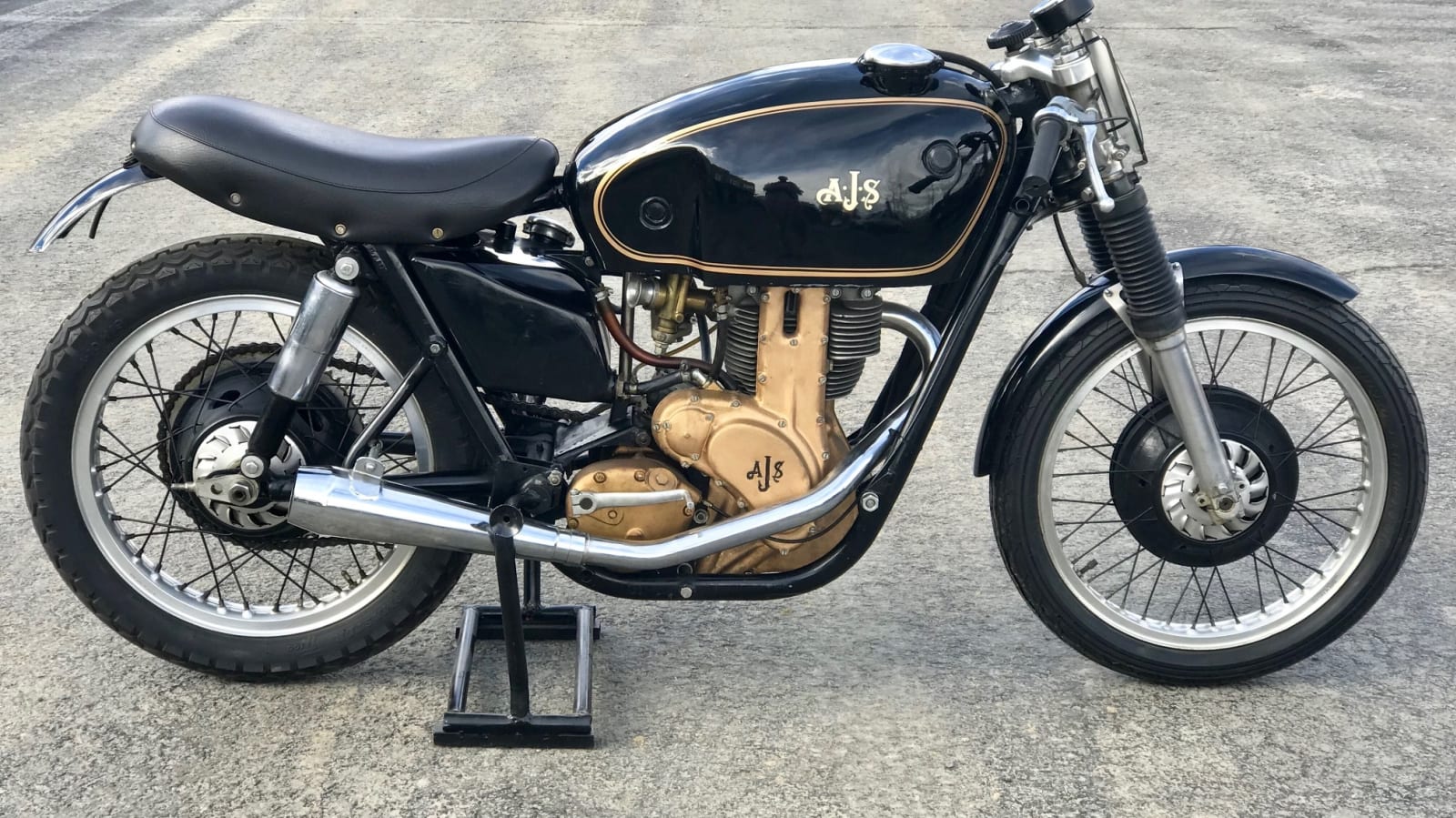 1953 AJS 7R at Las Vegas Motorcycles 2019 as T318 - Mecum Auctions