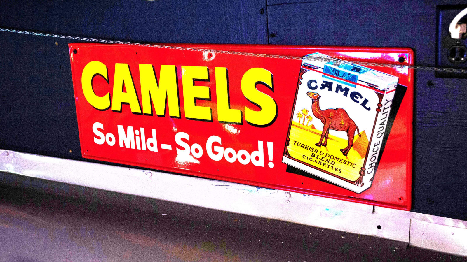 Camel Tin Sign at The Eddie Vannoy Collection 2020 as L101 - Mecum Auctions