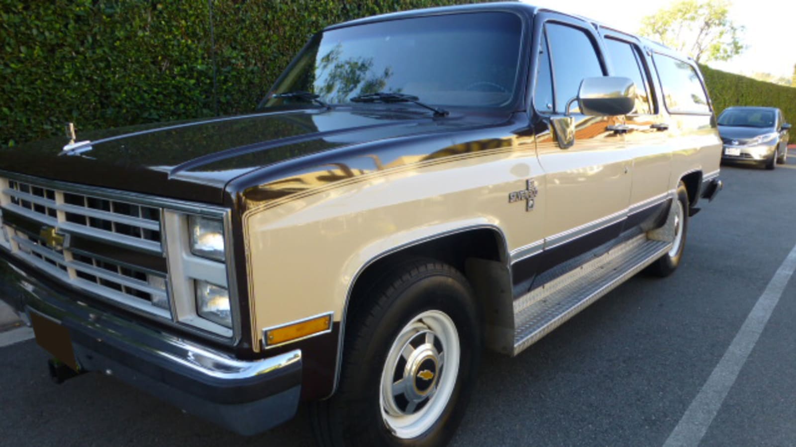 1982 Chevrolet Suburban at Anaheim 2015 as T34 - Mecum Auctions