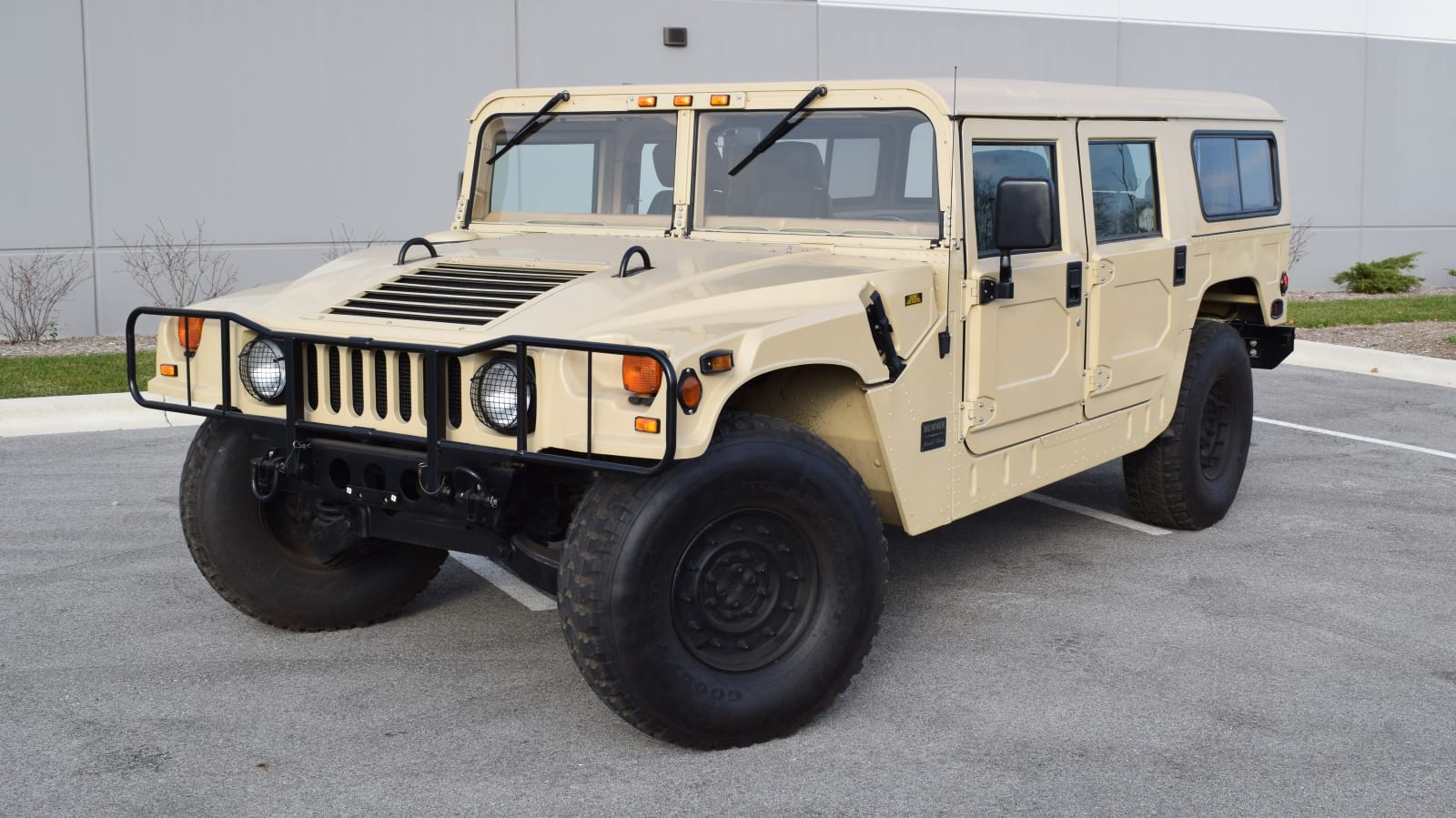 1992 AM General Hummer at Chicago 2021 as F142 - Mecum Auctions