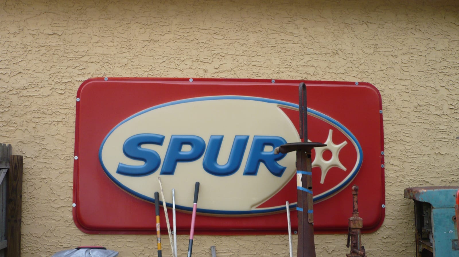 Spur Road Sign at Kissimmee 2013 as M154 - Mecum Auctions